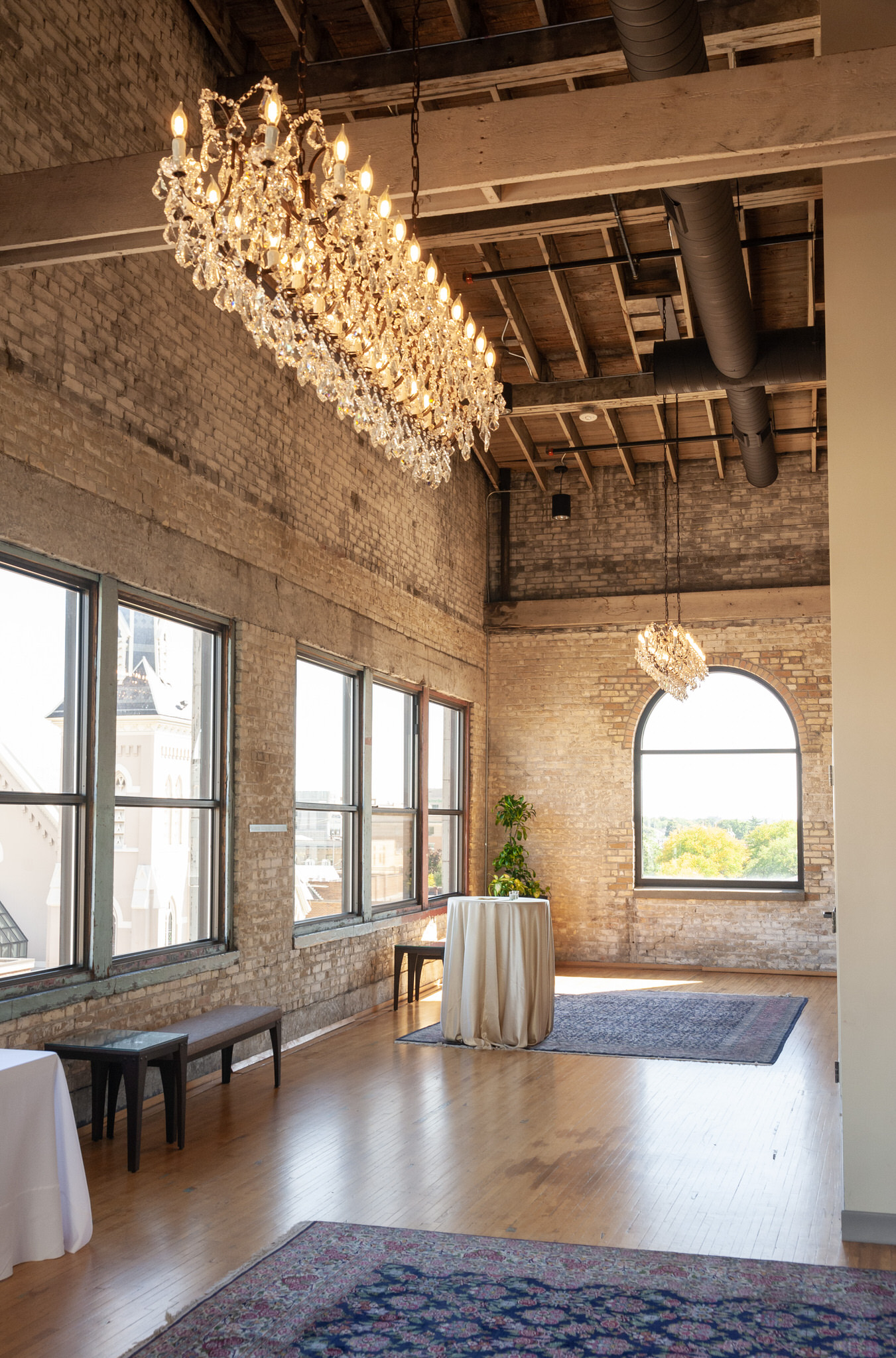 The High Five | Grand Rapids Wedding Venue - kaitlyncolephotography.com