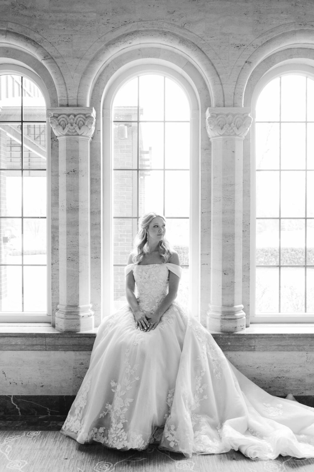 An Elegant Winter Wedding in Detroit | Jessica + Austin ...